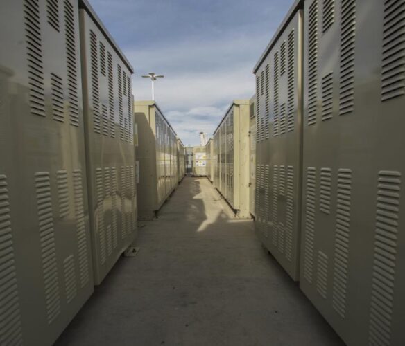 Queensland unveils $571m plan to make Sunshine state the "battery ...