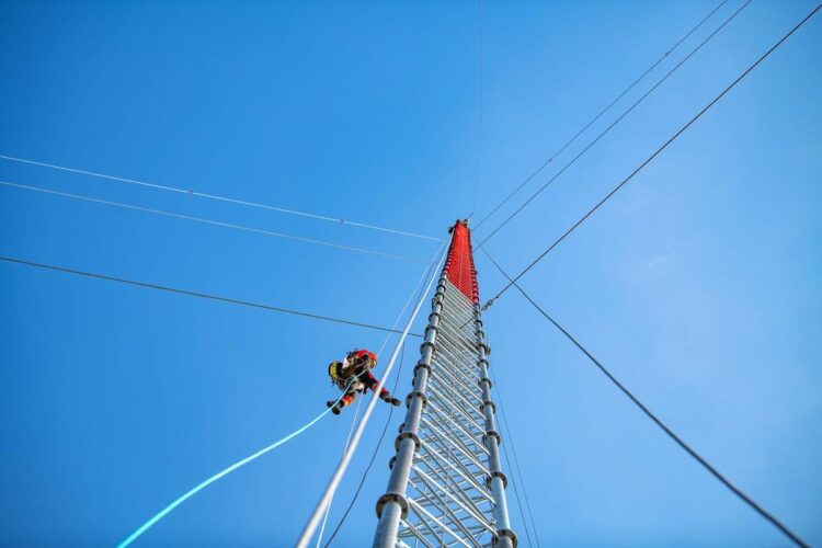 World's tallest wind power testing mast hopes to herald new generation ...