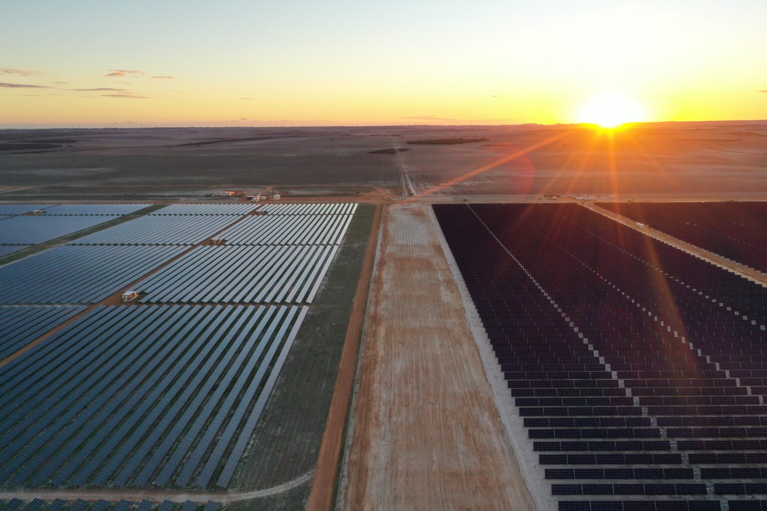 Malaysian giant plans to build up to 2GW Australian wind and solar in ...