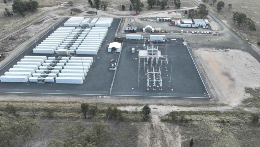 Major new player signs contracts for first big battery project as it ...